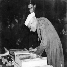 The Signature "Fix": Why Dr Rajendra Prasad had to squeeze his name ...